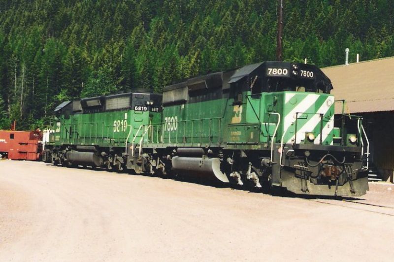 SD 40-2s 7800 and 6819